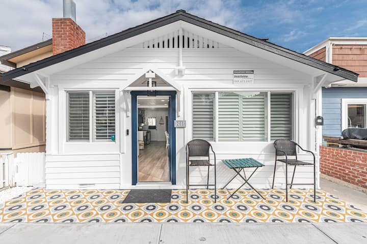 Remodeled Vintage Beach Cottage | Steps To Sand - Fountain Valley, CA