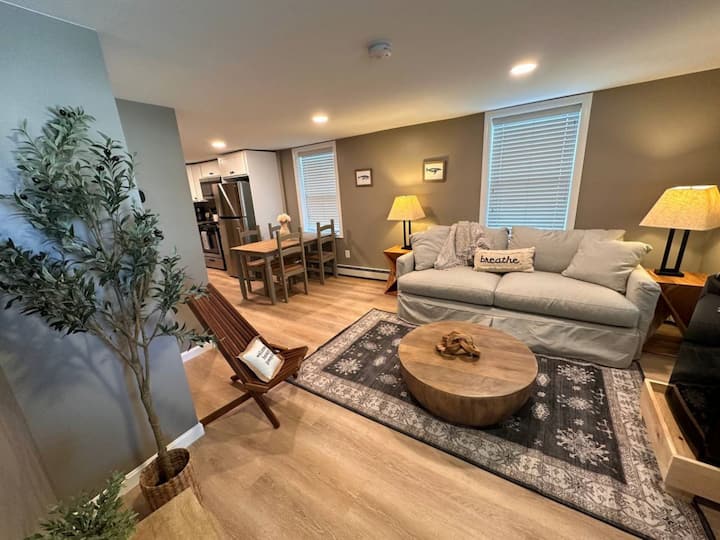 The Saltwater Shoal - Walk To Beach & Boardwalk! - Seabrook, NH