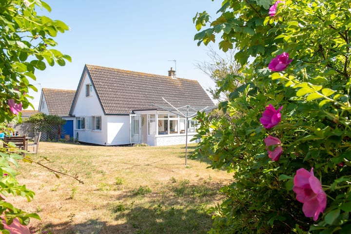 Ty Heulwen: 4‑bed Beach House Rhosneigr - Rhosneigr
