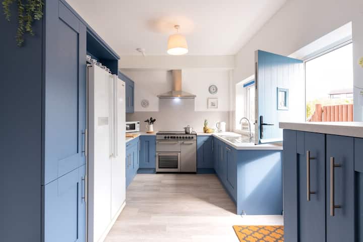 Lan Y Môr: Family-friendly 3‑bed Cottage Rhosneigr - Rhosneigr