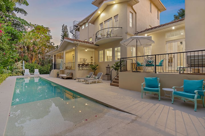 Sapphire Shores | Luxury Pool, Game Room + 2 Bars! - Sarasota, FL