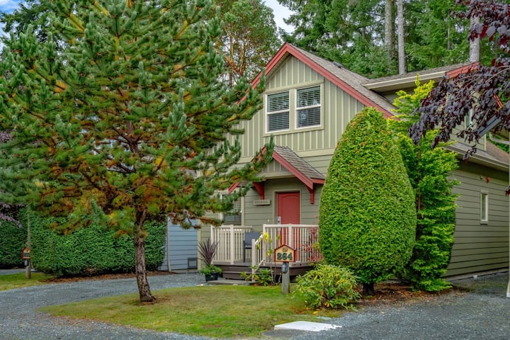 Tranquil Coastal Retreat! - Parksville