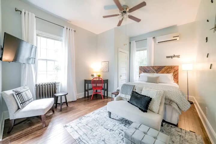 Welcome To Cozy Cottage: Relax. Explore. Retreat. - Lynchburg, VA