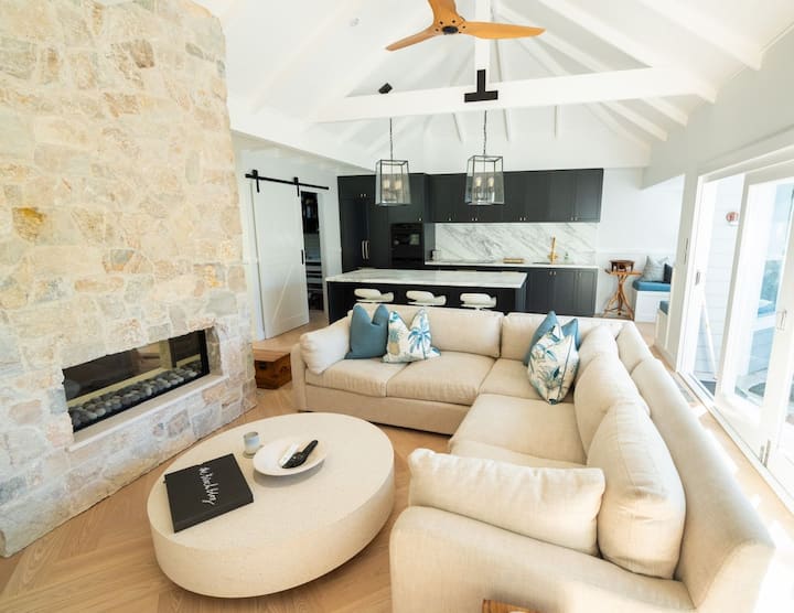 Three Cheeky Palms By Tcc - Scotland Island