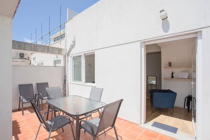 Liiiving In Porto - Downtown Balcony Apartment - Porto, Portugal