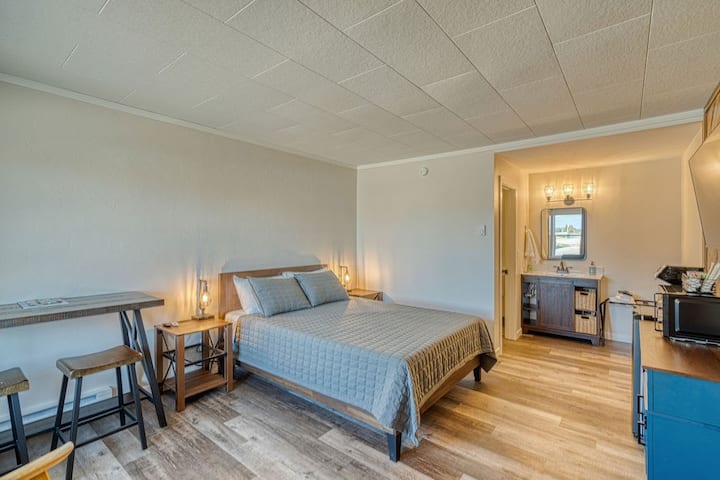 Comfy And Cozy Studio For 2 (105 Glacier) - Kalispell, MT