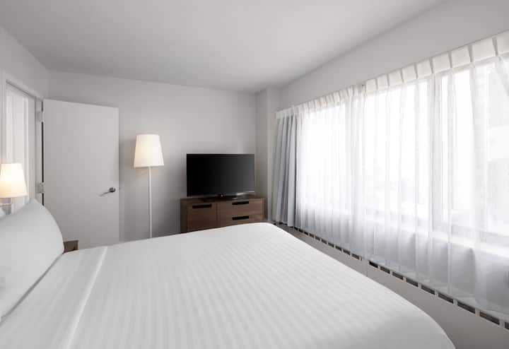 Your Relaxing Getaway Awaits! Free Breakfast - Chicago