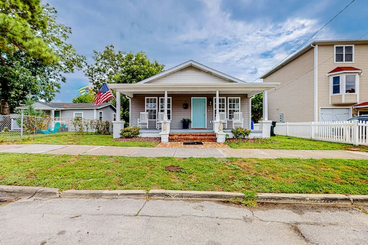 Updated, In-town, Dog-friendly 3br With Porch - Beaufort, NC