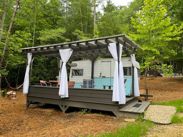 Renovated Vintage 1968 Shasta Trailer - Franklin, NC