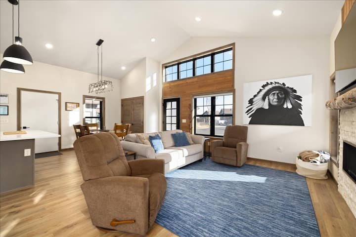 Family Ski Escape – Hot Tub & Close To Slopes - Red Lodge, MT