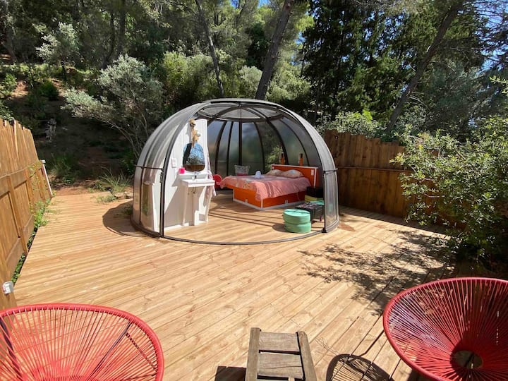 Sphère Insolite Au Coeur De La Nature - Pierrefeu-du-Var