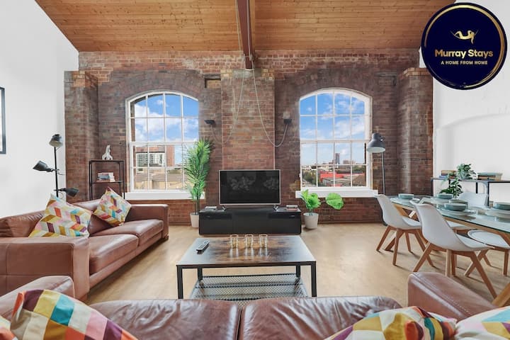 Modern Industrial 2-bedroom Apartment - Greenwich