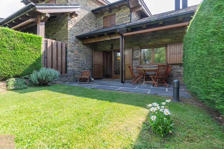 Caseta Pont De Sant Martí - Alp, Catalonia