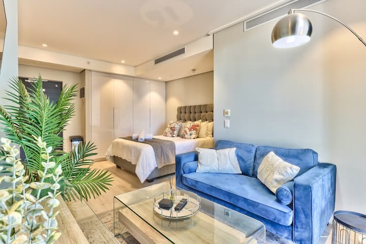 Central Studio With Ocean Views & Pool Deck - Cape Town