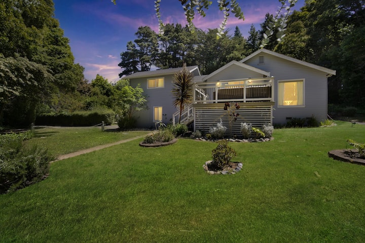 Charming Pet Friendly Coastal Getaway - Fort Bragg, CA