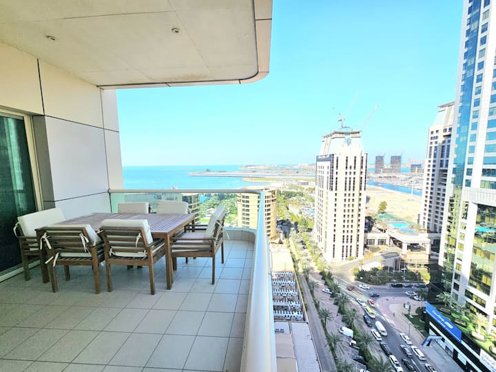 Panoramic Sea View | Refurbished 2br | Sleeps 6 - Dubai