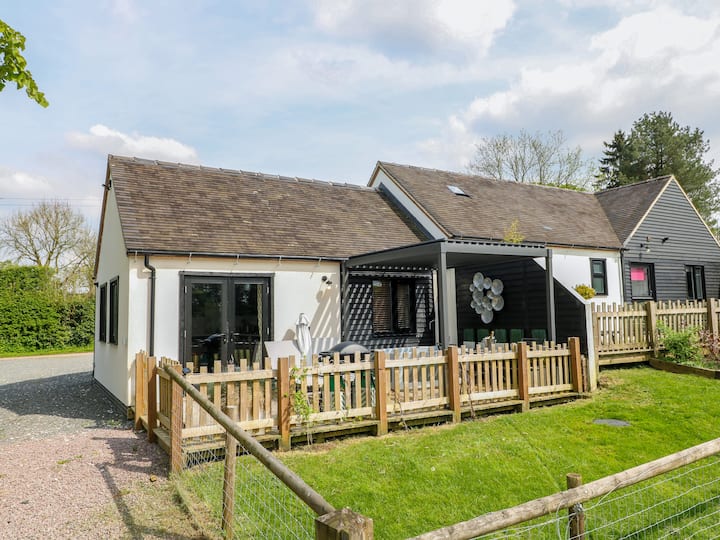 The Wood Shed, Bank Top Farm - Uttoxeter
