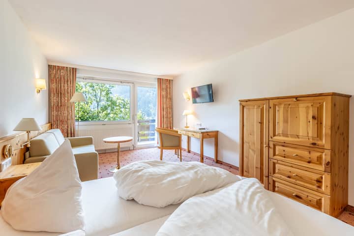 Vierbettzimmer Mit Badewanne Und Balkon - Schruns