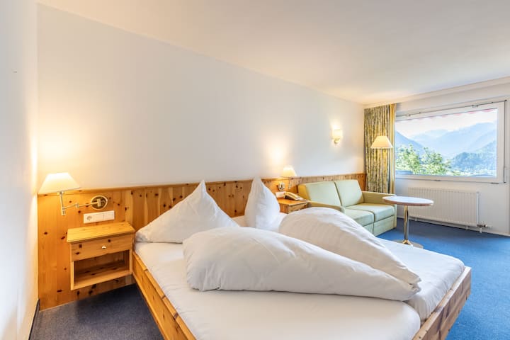 Vierbettzimmer Mit Badewanne Und Balkon - Schruns