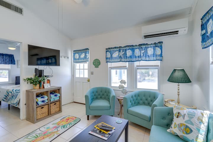 Steps To Seawall: Cozy Indian Rocks Beach Cottage - Indian Rocks Beach, FL