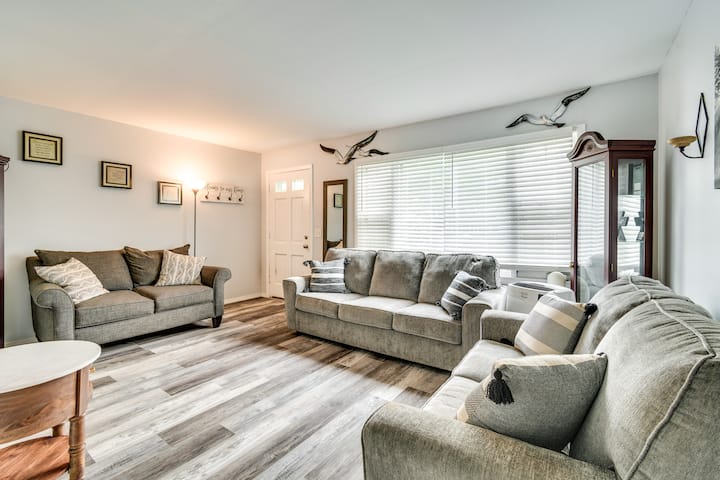 4 Mi To Dtwn Rochester: Charming Apt W/ Patio! - Greece, NY