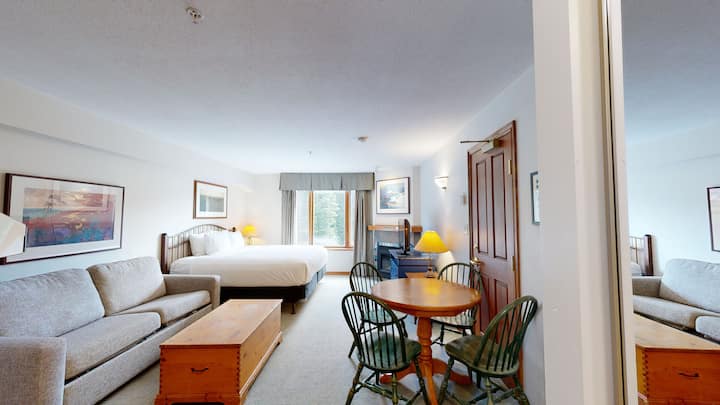 Hearthstone Lodge #309 - Sun Peaks