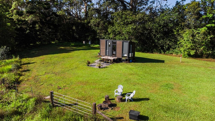 White Jacaranda Tiny House By Tiny Away - マレーニー