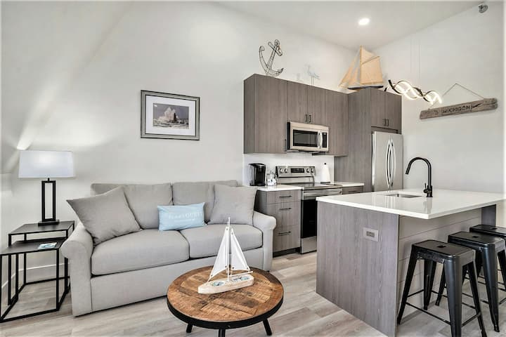 Downtown Riverfront 1br Walk To Dining & Shops - South Haven, MI