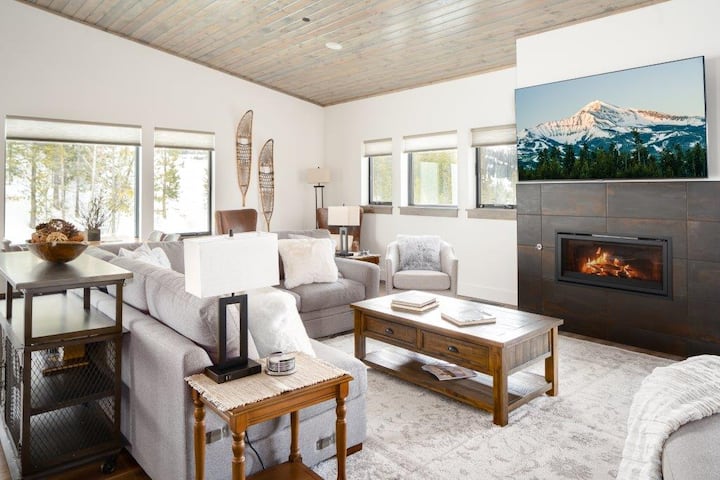 Exclusive Ski-in/ski-out 6 Bedroom Penthouse - Big Sky, MT