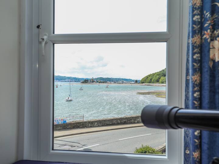 Gadlys House - Waters Edge - Beaumaris