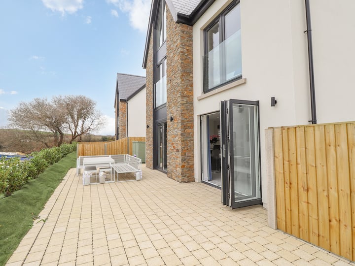 Chandler's Retreat - Fishguard