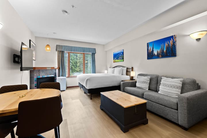 Hearthstone Lodge #219 - Sun Peaks Resort, BC