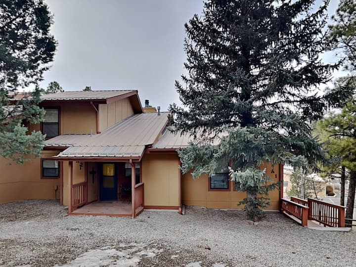 Pinon Park A2 | Pet Friendly, Spacious Deck! - Ruidoso, NM