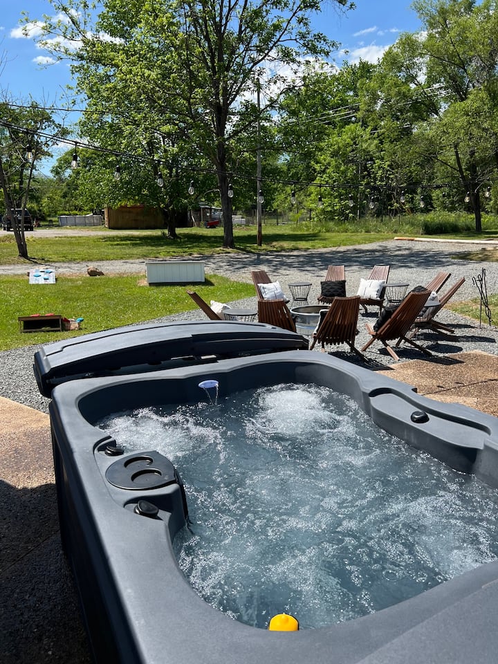 Carter’s Cottage Near Wintergreen & Breweries - Nellysford, VA