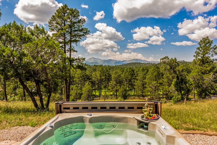 The Painted Horse Retreat | Pet Friendly, Hot Tub! - Ruidoso, NM
