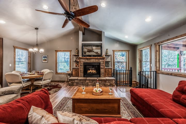 The Great Escape | Gas Grill, Hot Tub, Fireplace! - Ruidoso, NM
