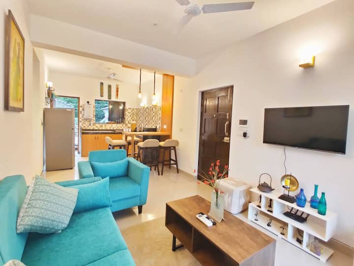 Stylish 2bhk Serviced Apartment W/ Pool In Assagao - Goa
