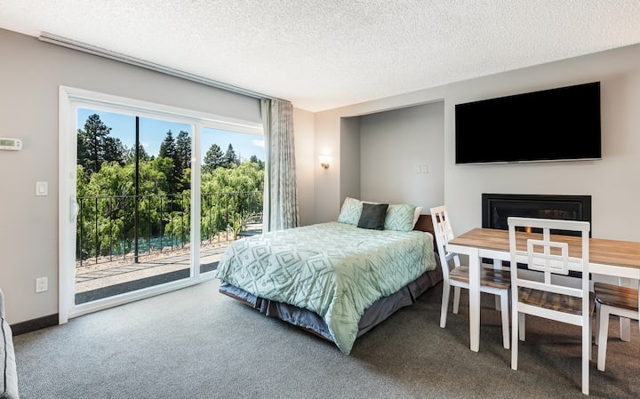 Ground Floor Studio On The Riverfront. - Bend, OR