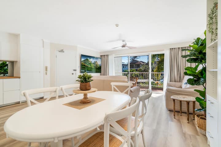 Two Bedroom Broadbeach Escape - Broadbeach