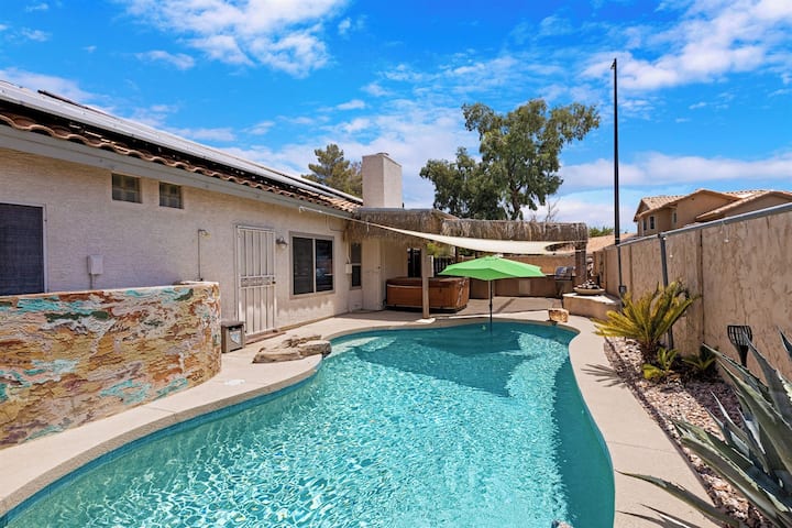 Pool Home Near Downtown Gilbert! - Gilbert, AZ