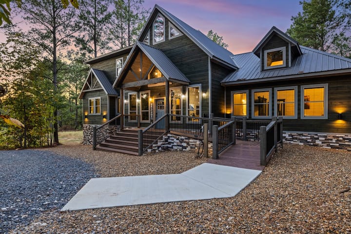 6br Group Lodge • Game Room • Hot Tub • Sleeps 23 - Broken Bow, OK