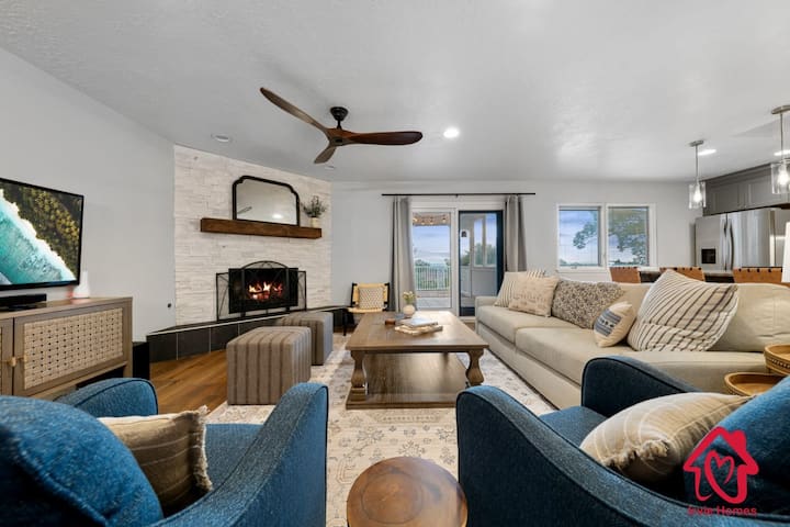 Desert Skyline Getaway - An Irvie Home - Albuquerque, NM