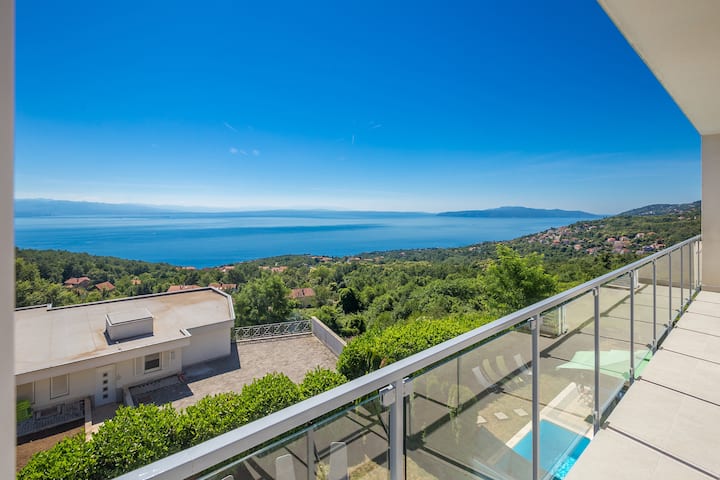 "Villa Sveti Petar" Nearby Opatija - Crovillas - Fiume (Croazia)