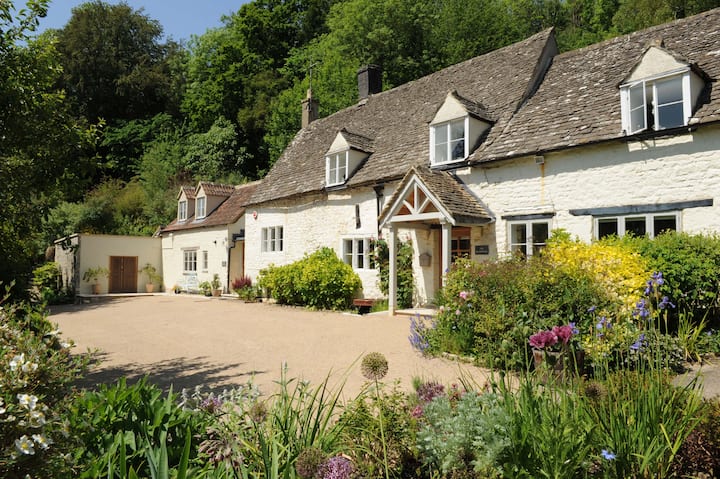 Spring Cottage - Stroud, UK