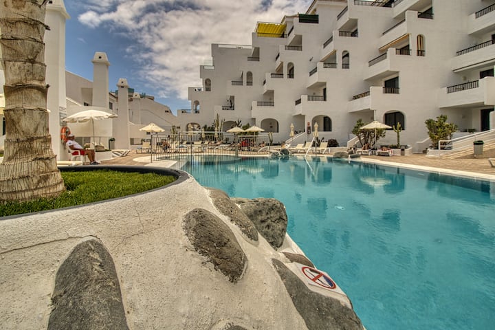 Apartment - Sleeps 4 - Jacuzzi - Terrace - Pool - Costa Adeje