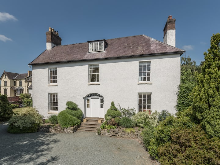 The Old Schoolhouse And Cottage - Church Stretton
