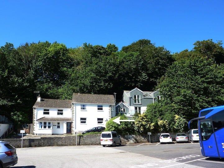 Stones Throw - St Mawes