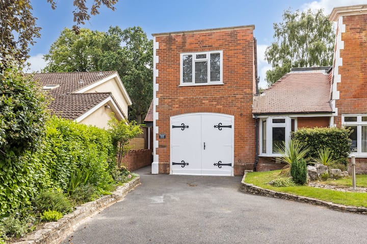 Middle Chine - Garden And Spacious Living Space - Bournemouth