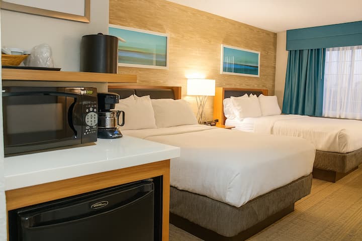 Look No More! 3 Relaxing Units, W/ Outdoor Pool - 