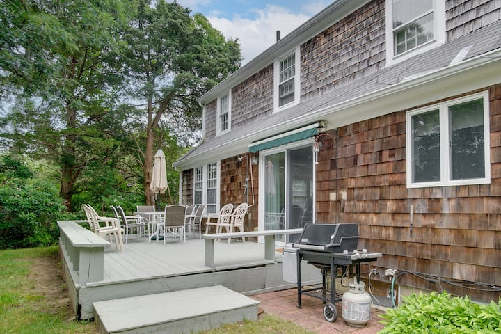 1 Mi To Marina! Hyannis Family Getaway W/ Deck - Barnstable, MA